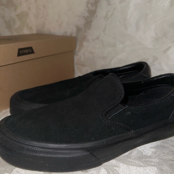 Straye | Shoes | Nib Straye Fairfax Slip On Black Skateboard Shoes ...